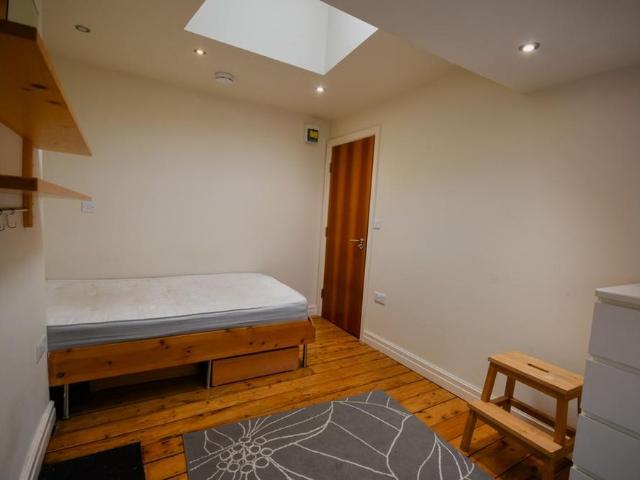 5 bedroom house share to rent