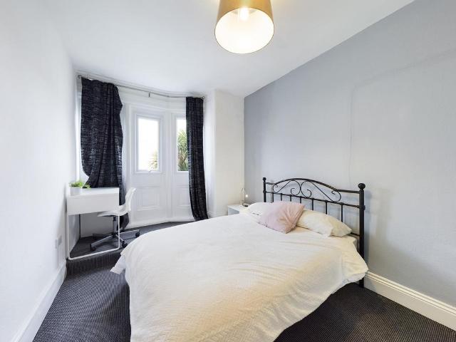 5 bedroom house share to rent