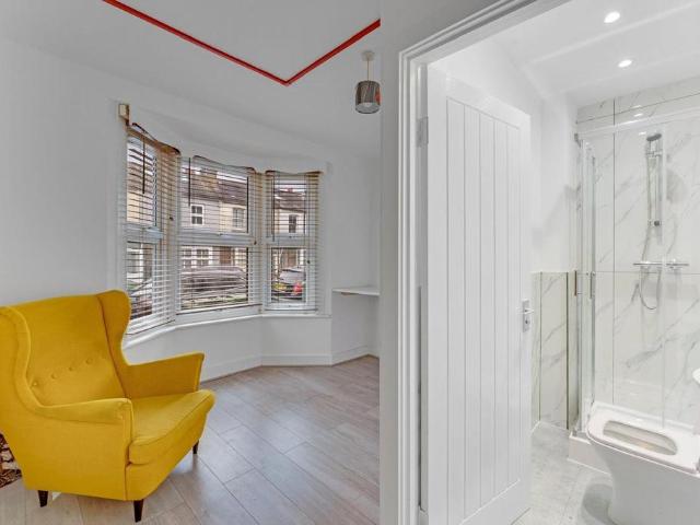 5 bedroom house share to rent