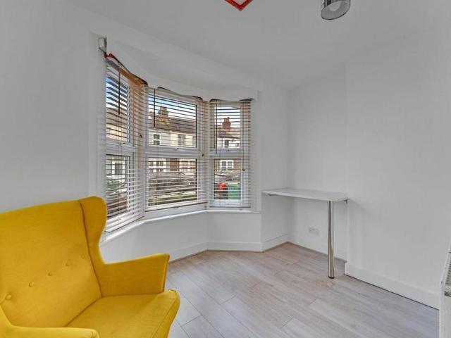 5 bedroom house share to rent