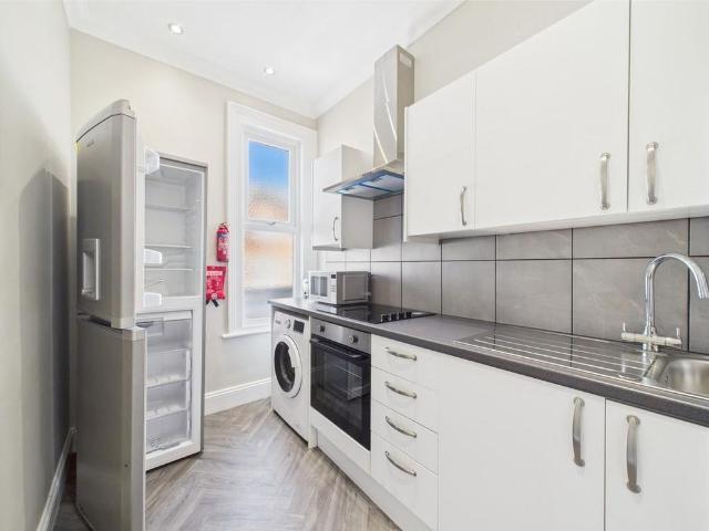 5 bedroom house share to rent