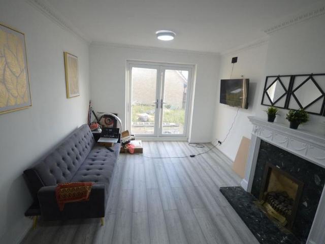 5 bedroom house share to rent