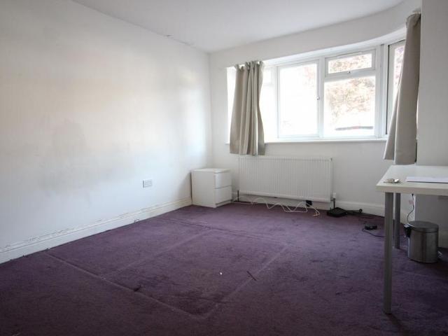 5 bedroom house share to rent