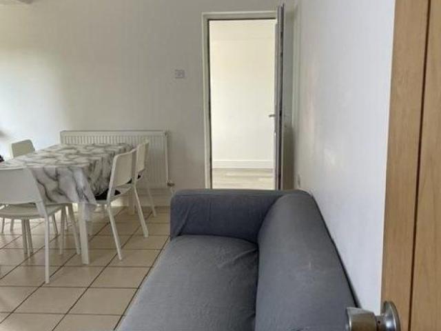 5 bedroom house share to rent