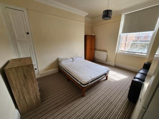 5 bedroom house share to rent