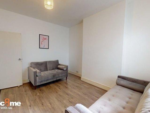 5 bedroom house share to rent