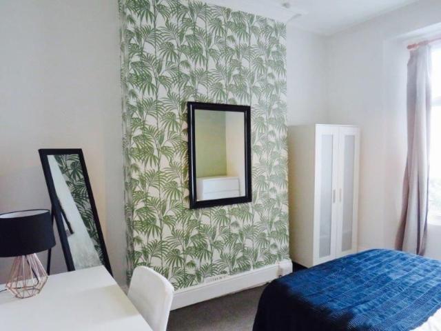 5 bedroom house share to rent