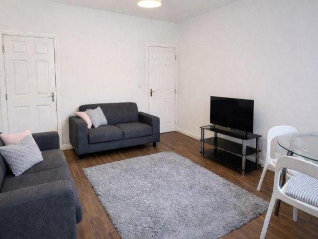 5 bedroom house share to rent