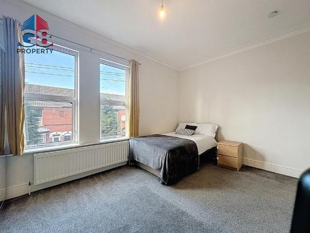 5 bedroom house share to rent