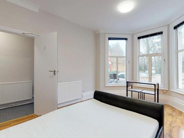5 bedroom house share to rent