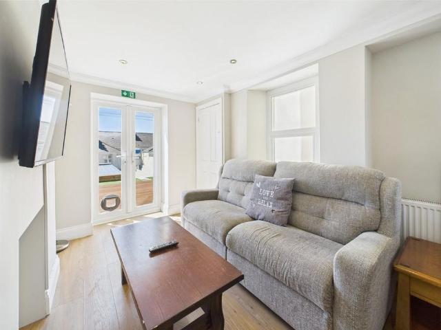 5 bedroom house share to rent