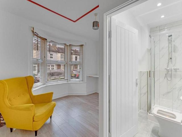 5 bedroom house share to rent