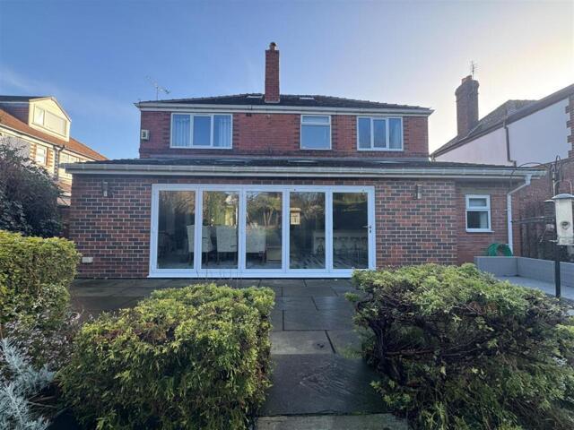 5 Bedroom House Sheffield Sheffield LS99735884