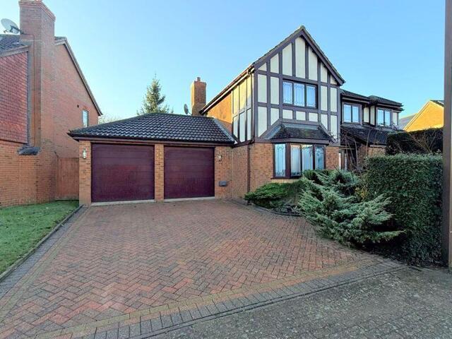 5 Bedroom House Shenley Lodge Shenley Lodge LS99688631