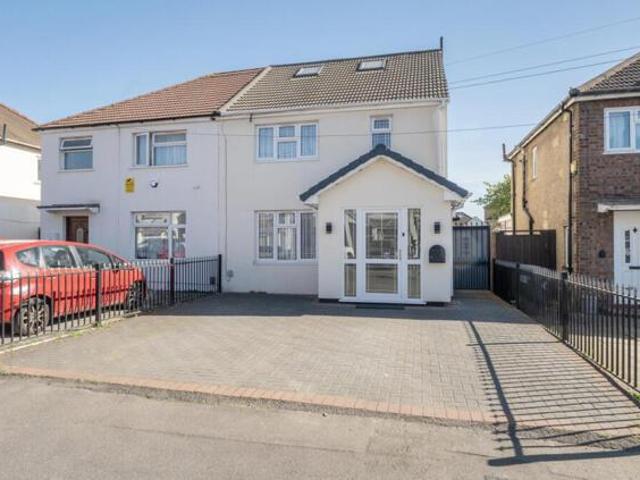 5 Bedroom House Slough Berkshire 101892300