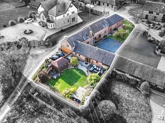 5 Bedroom House Staffordshire Staffordshire LS98404373
