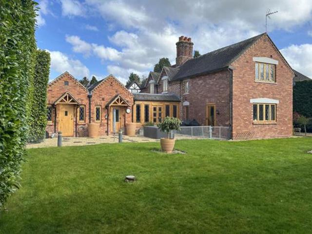 5 Bedroom House Staffordshire Staffordshire 99571934