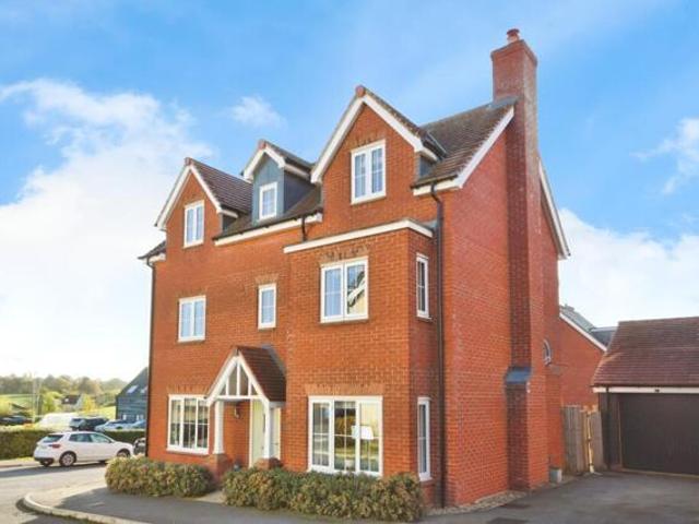 5 Bedroom House Stansted Essex 98297048