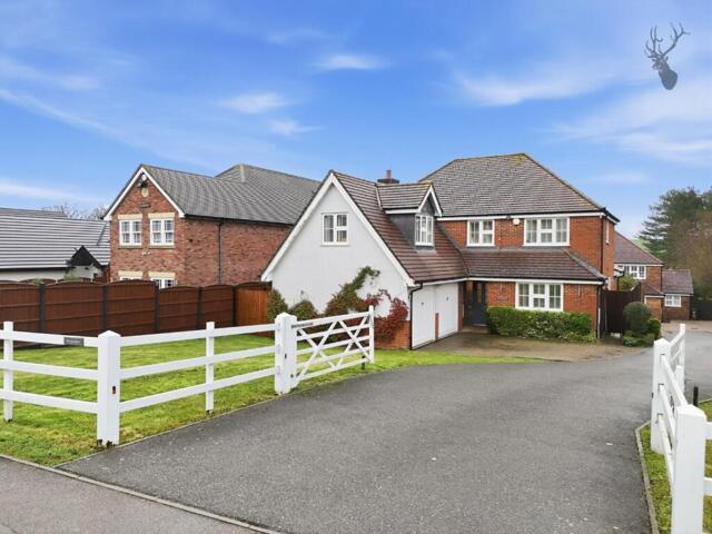 5 Bedroom House Stapleford Abbotts Stapleford Abbotts LS99808641