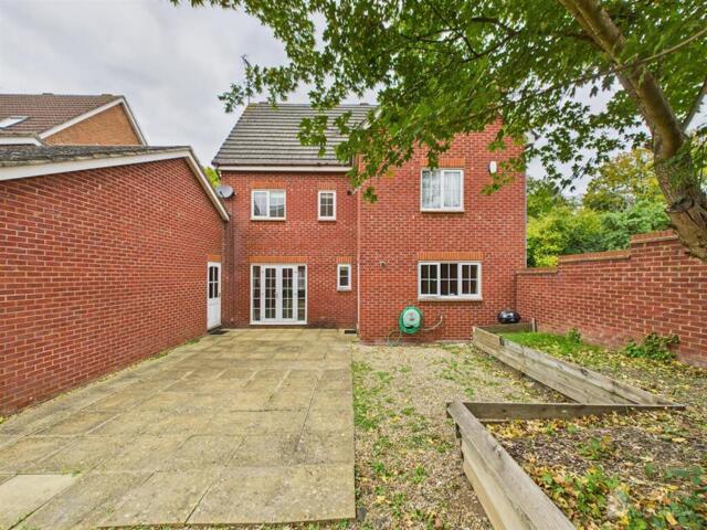 5 Bedroom House Stevenage Hertfordshire 100988131