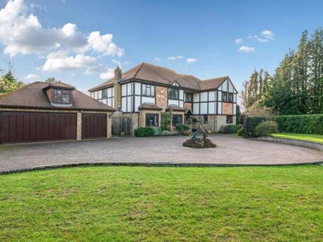 5 Bedroom House Stoke Poges Slough LS101231840