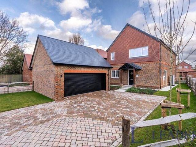 5 Bedroom House Storrington West Sussex 100058280