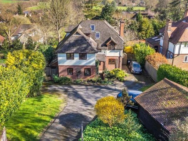 5 Bedroom House Streatley Streatley 100503065