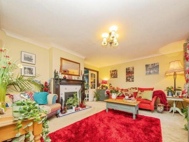 5 Bedroom House Sudbury Derbyshire 101892301