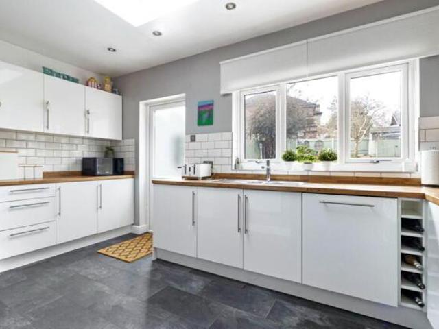 5 Bedroom House Surbiton Greater London 100426156