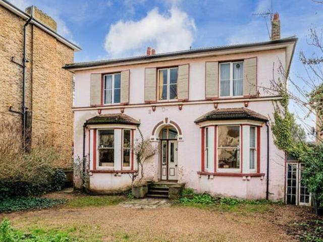5 Bedroom House Surbiton Greater London 98233315