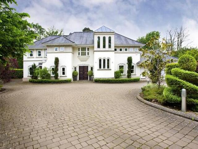 5 Bedroom House Surrey Great London 100540657