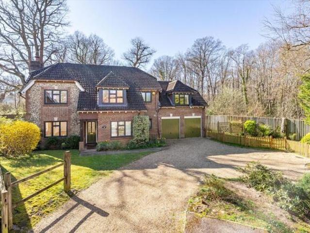 5 Bedroom House Surrey Great London 100825108