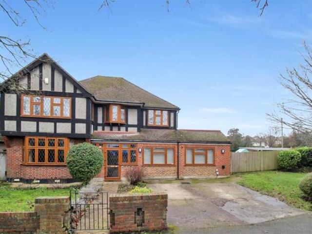 5 Bedroom House Surrey Great London LS99054702