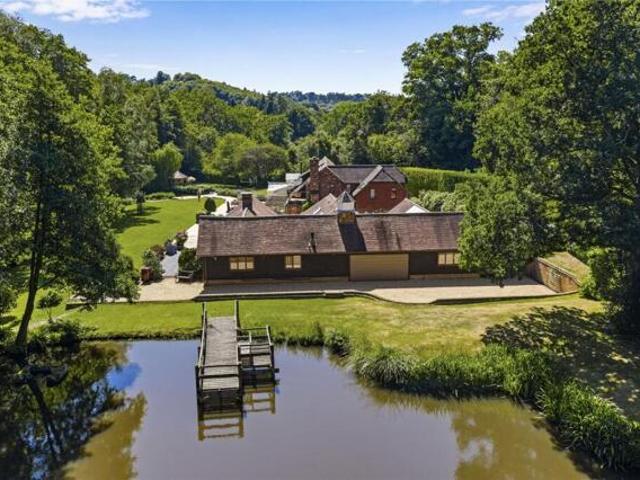 5 Bedroom House Surrey Surrey 98765815