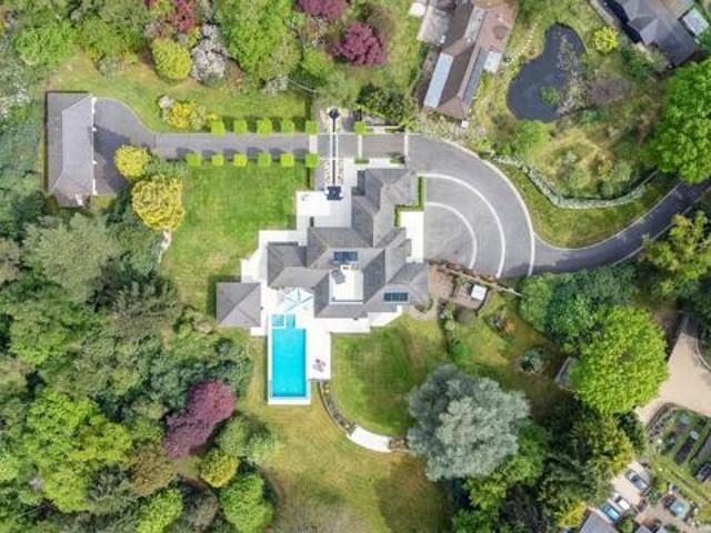 5 Bedroom House Surrey Surrey 98834946