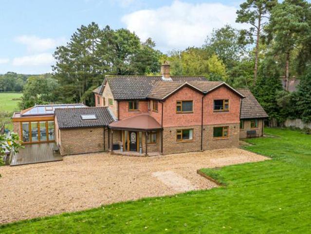 5 Bedroom House Surrey Surrey 99344549