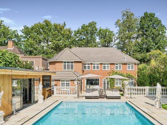 5 Bedroom House Surrey Surrey 100503024