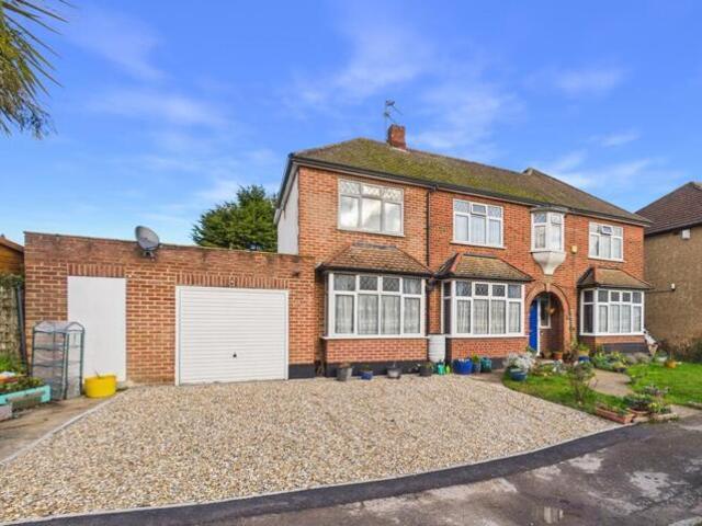 5 Bedroom House Surrey Surrey 100503217