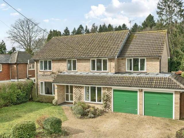 5 Bedroom House Surrey Surrey 100854789