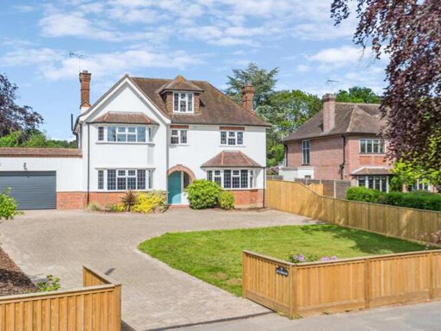 5 Bedroom House Surrey Surrey LS101025386