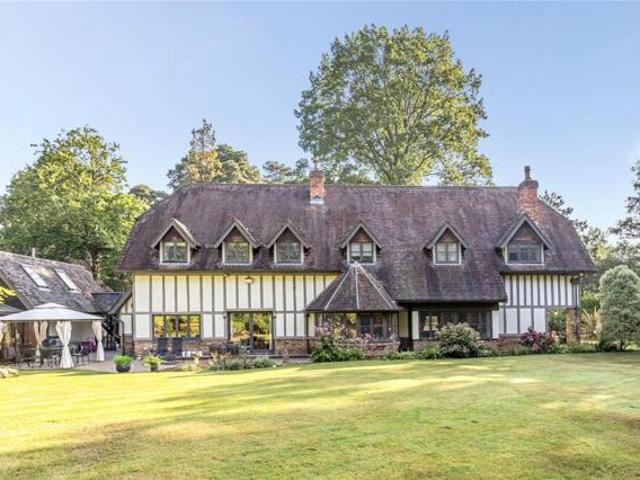 5 Bedroom House Surrey Windsor And Maidenhead 98612541