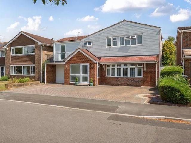 5 Bedroom House Swindon Swindon 98718257