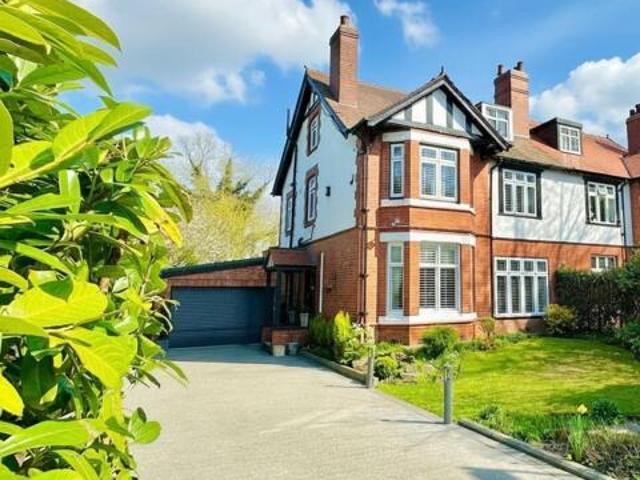 5 Bedroom House Swinton Salford LS100503000