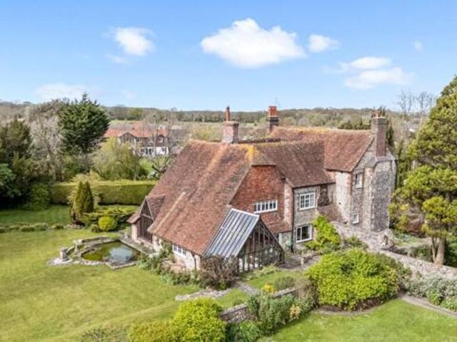 5 Bedroom House Polegate East Sussex LS101743310
