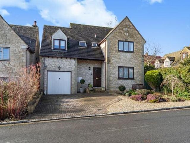 5 Bedroom House Parkside Parkside LS100649029
