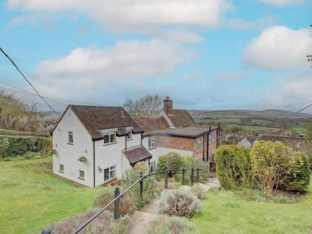 5 Bedroom House Princes Risborough Buckinghamshire LS101678900
