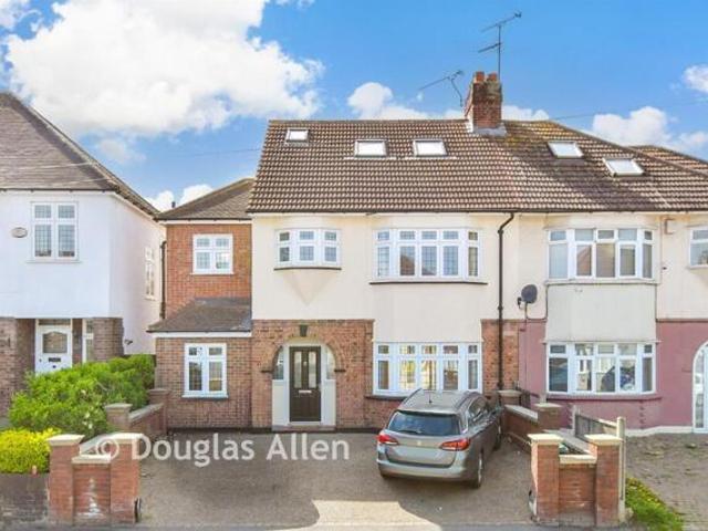 5 Bedroom House Romford Essex 101674891