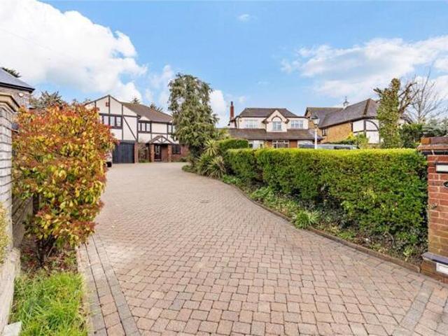 5 Bedroom House Romford Greater London LS101100137