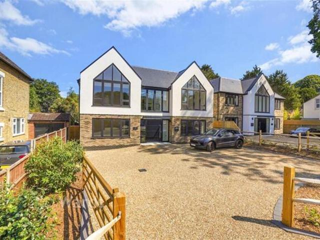 5 Bedroom House Rainham Great London LS99523733