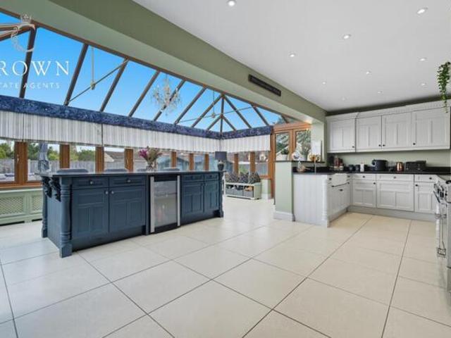 5 Bedroom House Ramsden Bellhouse Ramsden Bellhouse 98969207